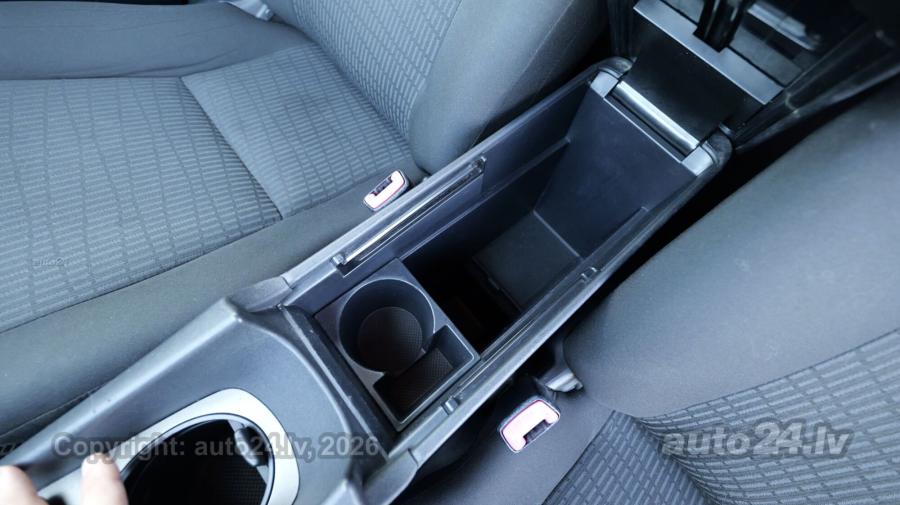 Melns Toyota Avensis 2009 Tallina, ar dzinēja tilpumu 2.20 L un nobraukumu 387 tūkst. km par 3900 €, foto 25 vietnē AUTOMOTO.COM.LV