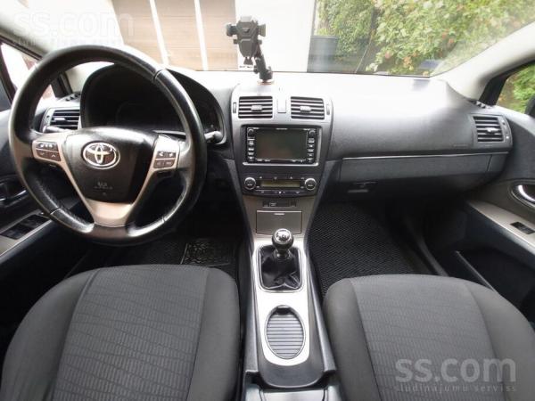 Black Toyota Avensis 2009 in Bauska, with an engine capacity of 2.00 L and mileage of 261 thousand km for 4300 €, photo 7 on AUTOMOTO.COM.LV
