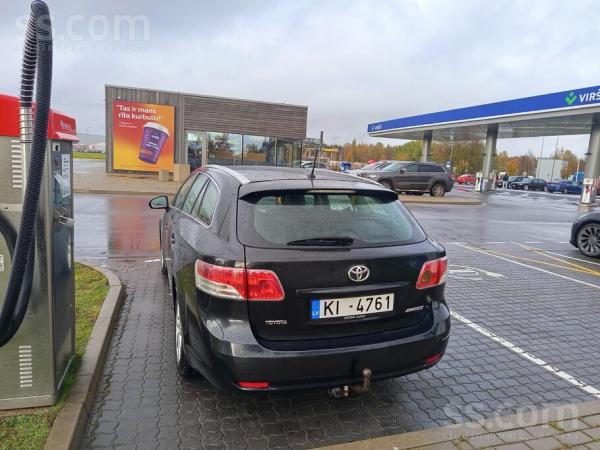 Melns Toyota Avensis 2009 Liepāja, ar dzinēja tilpumu 2.00 L un nobraukumu 375 tūkst. km par 3300 €, foto 2 vietnē AUTOMOTO.COM.LV