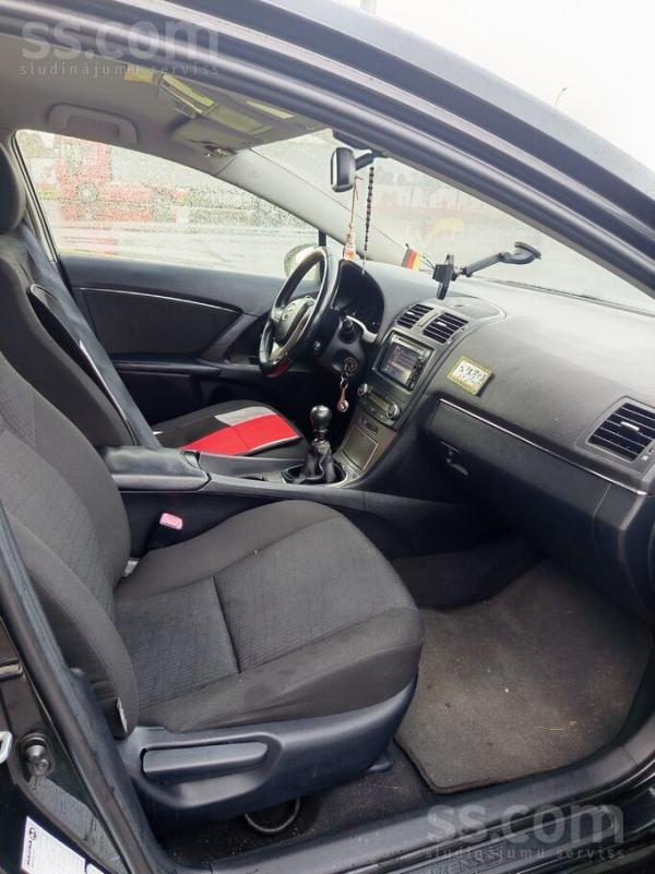Melns Toyota Avensis 2009 Liepāja, ar dzinēja tilpumu 2.00 L un nobraukumu 375 tūkst. km par 3300 €, foto 5 vietnē AUTOMOTO.COM.LV