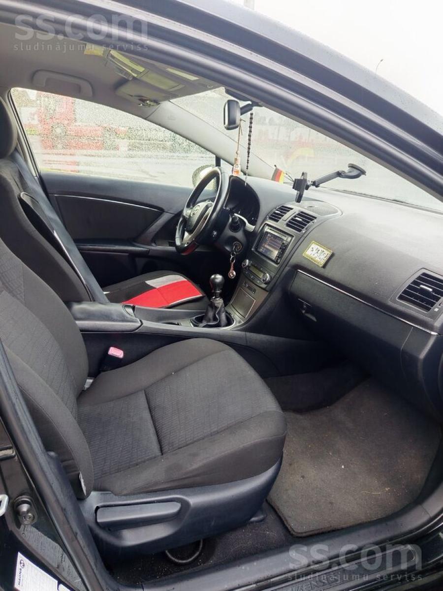 Black Toyota Avensis 2009 in Liepaja, with an engine capacity of 2.00 L and mileage of 375 thousand km for 3300 €, photo 6 on AUTOMOTO.COM.LV