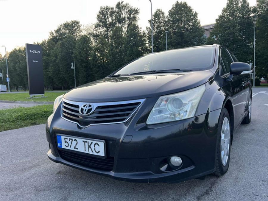 Black Toyota Avensis 2009 in Narva, with an engine capacity of 2.00 L and mileage of 437 thousand km for 2499 €, photo 4 on AUTOMOTO.COM.LV