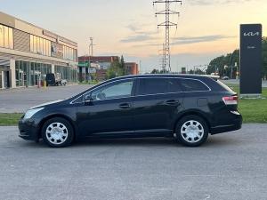 Black Toyota Avensis 2009 in Narva, with an engine capacity of 2.00 L and mileage of 437 thousand km for 2499 €, photo 5 on AUTOMOTO.COM.LV