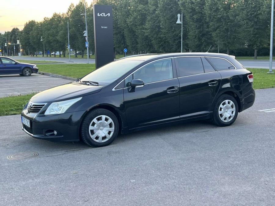 Black Toyota Avensis 2009 in Narva, with an engine capacity of 2.00 L and mileage of 437 thousand km for 2499 €, photo 13 on AUTOMOTO.COM.LV