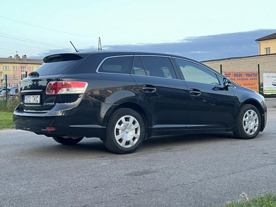 Black Toyota Avensis 2009 in Narva, with an engine capacity of 2.00 L and mileage of 437 thousand km for 2499 €, photo 19 on AUTOMOTO.COM.LV