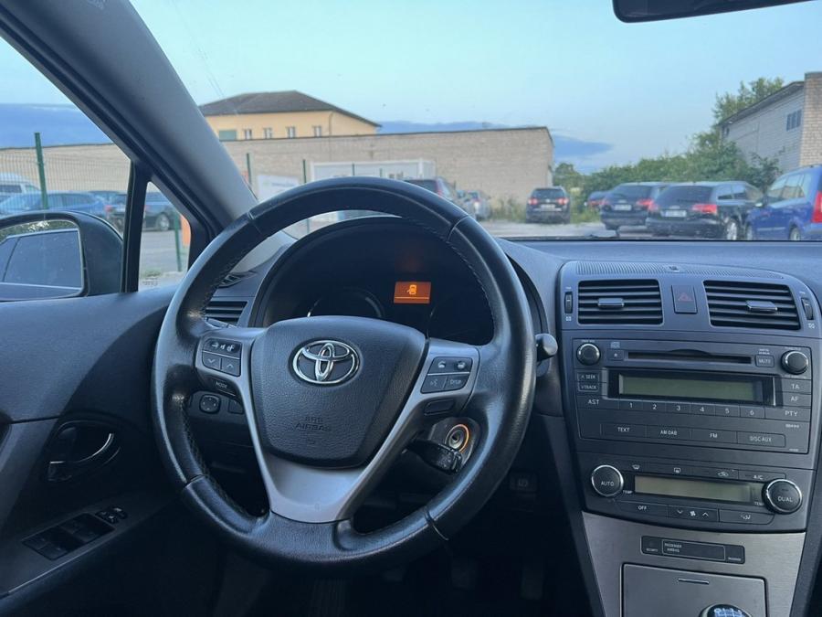 Black Toyota Avensis 2009 in Narva, with an engine capacity of 2.00 L and mileage of 437 thousand km for 2499 €, photo 21 on AUTOMOTO.COM.LV