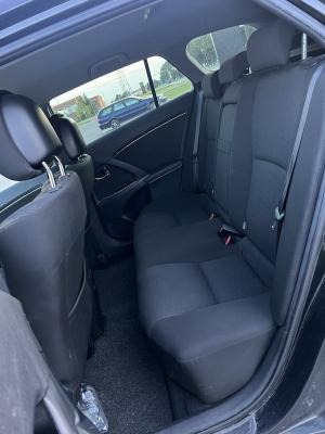 Black Toyota Avensis 2009 in Narva, with an engine capacity of 2.00 L and mileage of 437 thousand km for 2499 €, photo 23 on AUTOMOTO.COM.LV