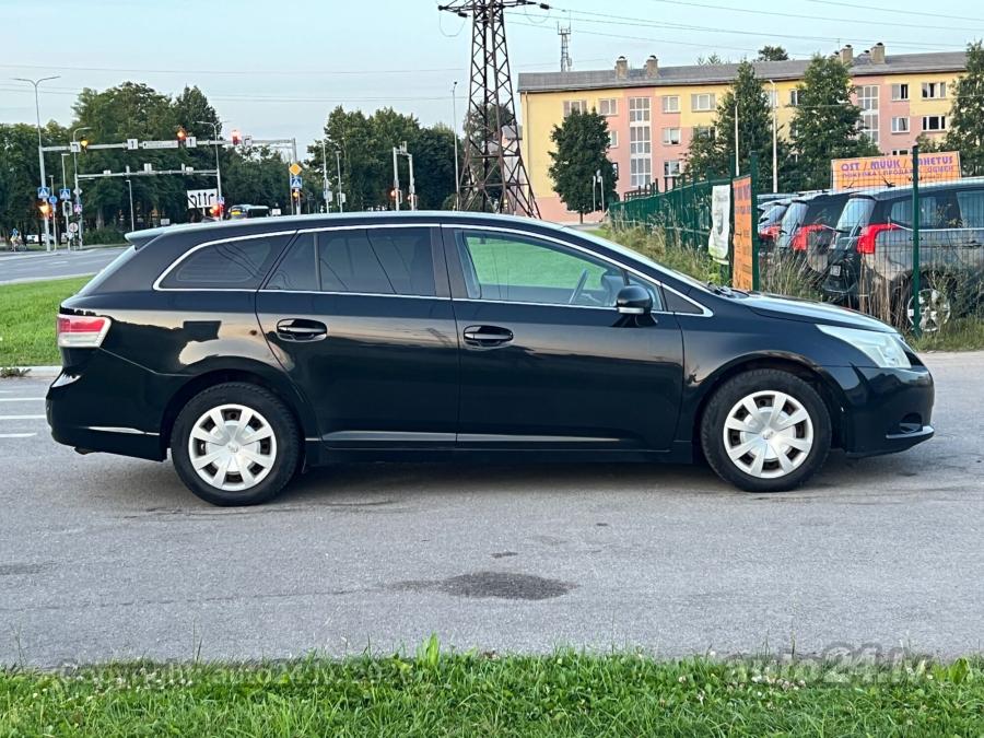 Black Toyota Avensis 2009 in Narva, with an engine capacity of 2.00 L and mileage of 440 thousand km for 2499 €, photo 7 on AUTOMOTO.COM.LV