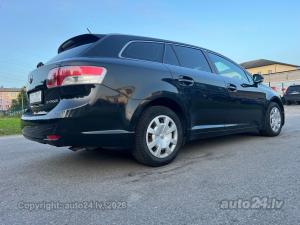 Black Toyota Avensis 2009 in Narva, with an engine capacity of 2.00 L and mileage of 440 thousand km for 2499 €, photo 13 on AUTOMOTO.COM.LV