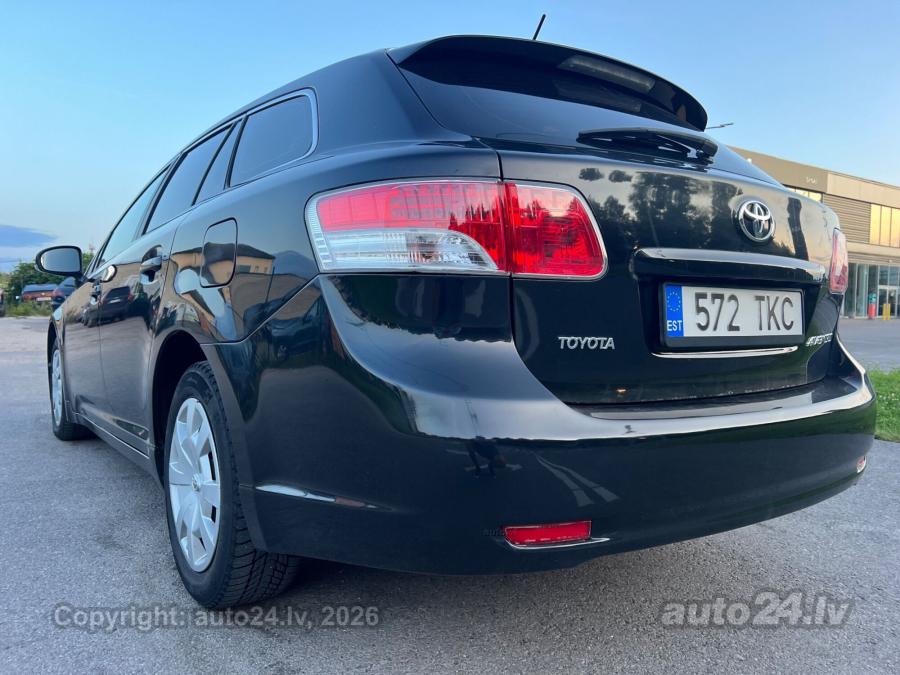 Black Toyota Avensis 2009 in Narva, with an engine capacity of 2.00 L and mileage of 440 thousand km for 2499 €, photo 14 on AUTOMOTO.COM.LV