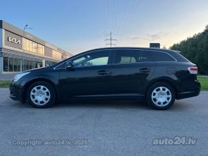 Black Toyota Avensis 2009 in Narva, with an engine capacity of 2.00 L and mileage of 440 thousand km for 2499 €, photo 17 on AUTOMOTO.COM.LV