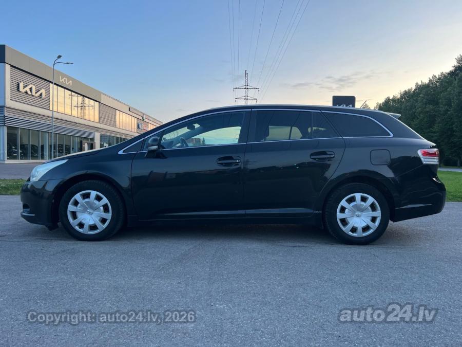Black Toyota Avensis 2009 in Narva, with an engine capacity of 2.00 L and mileage of 440 thousand km for 2499 €, photo 17 on AUTOMOTO.COM.LV