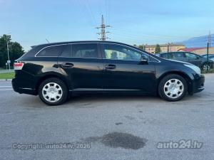 Black Toyota Avensis 2009 in Narva, with an engine capacity of 2.00 L and mileage of 440 thousand km for 2499 €, photo 19 on AUTOMOTO.COM.LV