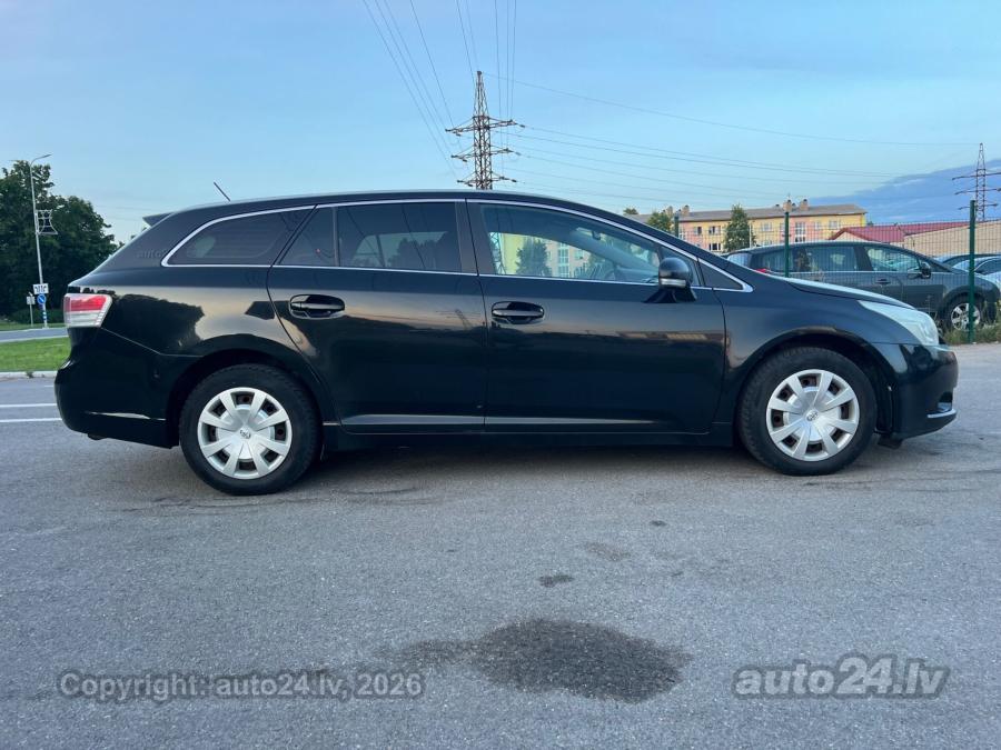 Black Toyota Avensis 2009 in Narva, with an engine capacity of 2.00 L and mileage of 440 thousand km for 2499 €, photo 19 on AUTOMOTO.COM.LV