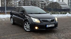 Melns Toyota Avensis 2009 Rīga, ar dzinēja tilpumu 2.00 L un nobraukumu 302 tūkst. km par 4550 €, foto  vietnē AUTOMOTO.COM.LV