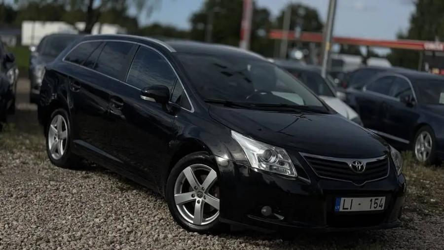 Melns Toyota Avensis 2009 Jelgava, ar dzinēja tilpumu 2.00 L un nobraukumu 312 tūkst. km par 3590 €, foto 1 vietnē AUTOMOTO.COM.LV