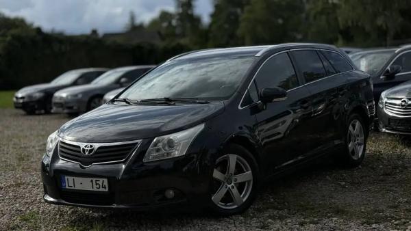 Black Toyota Avensis 2009 in Jelgava, with an engine capacity of 2.00 L and mileage of 312 thousand km for 3590 €, photo 2 on AUTOMOTO.COM.LV