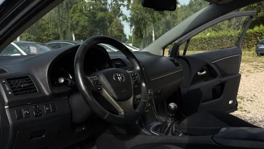 Melns Toyota Avensis 2009 Jelgava, ar dzinēja tilpumu 2.00 L un nobraukumu 312 tūkst. km par 3590 €, foto 8 vietnē AUTOMOTO.COM.LV
