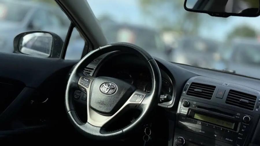 Melns Toyota Avensis 2009 Jelgava, ar dzinēja tilpumu 2.00 L un nobraukumu 312 tūkst. km par 3590 €, foto 12 vietnē AUTOMOTO.COM.LV