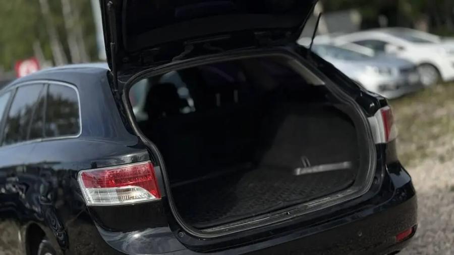 Melns Toyota Avensis 2009 Jelgava, ar dzinēja tilpumu 2.00 L un nobraukumu 312 tūkst. km par 3590 €, foto 19 vietnē AUTOMOTO.COM.LV