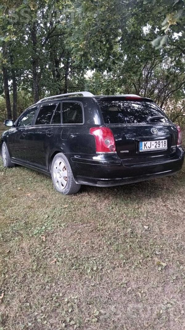 Black Toyota Avensis 2009 in Talsi, with an engine capacity of 2.20 L and mileage of 397 thousand km for 2500 €, photo 3 on AUTOMOTO.COM.LV