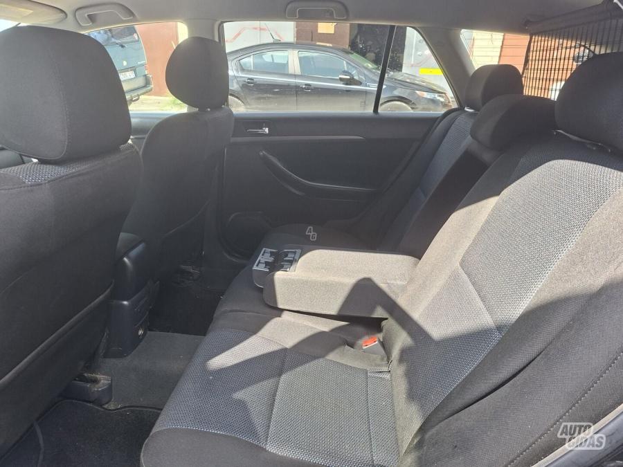 Melns Toyota Avensis 2009 Šauļi, ar dzinēja tilpumu 2.00 L un nobraukumu 277 tūkst. km par 2000 €, foto 14 vietnē AUTOMOTO.COM.LV