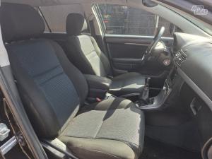Black Toyota Avensis 2009 in Siauliai, with an engine capacity of 2.00 L and mileage of 277 thousand km for 2000 €, photo 13 on AUTOMOTO.COM.LV