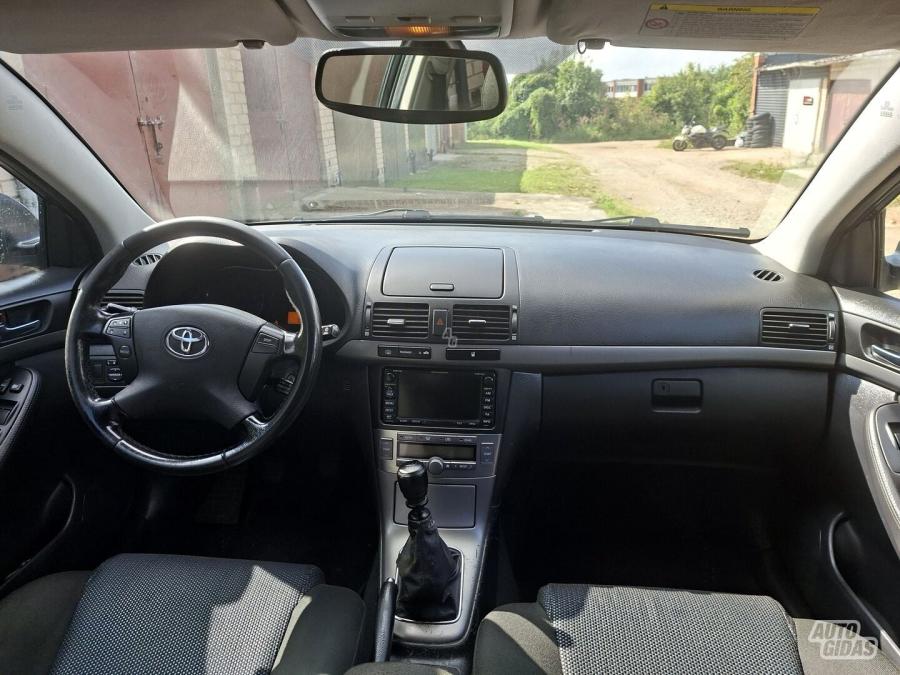 Black Toyota Avensis 2009 in Siauliai, with an engine capacity of 2.00 L and mileage of 277 thousand km for 2000 €, photo 11 on AUTOMOTO.COM.LV