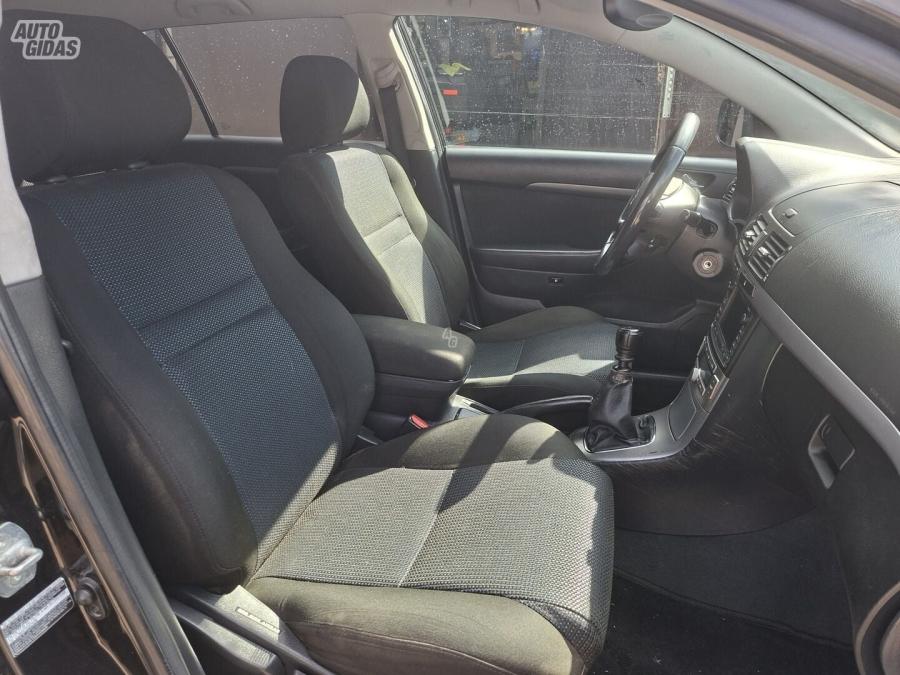 Black Toyota Avensis 2009 in Siauliai, with an engine capacity of 2.00 L and mileage of 277 thousand km for 2000 €, photo 14 on AUTOMOTO.COM.LV