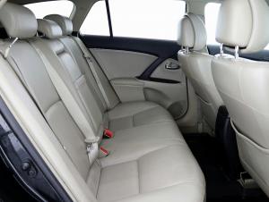 Black Toyota Avensis 2009 in Tallinn, with an engine capacity of 2.20 L and mileage of 366 thousand km for 2699 €, photo 8 on AUTOMOTO.COM.LV