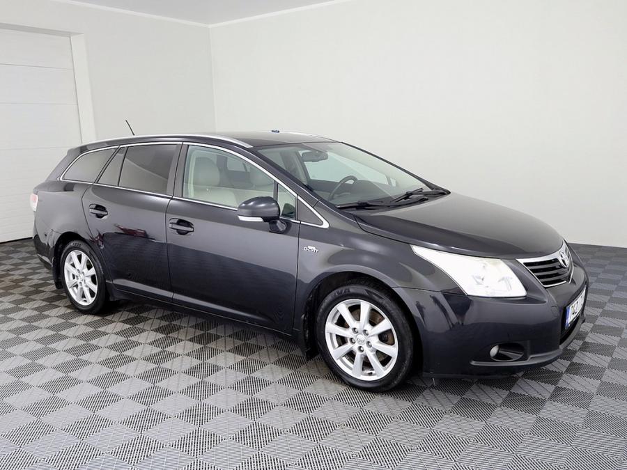 Black Toyota Avensis 2009 in Tallinn, with an engine capacity of 2.20 L and mileage of 366 thousand km for 2699 €, photo 9 on AUTOMOTO.COM.LV
