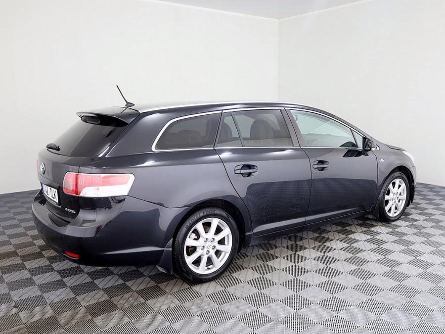Black Toyota Avensis 2009 in Tallinn, with an engine capacity of 2.20 L and mileage of 366 thousand km for 2699 €, photo 11 on AUTOMOTO.COM.LV