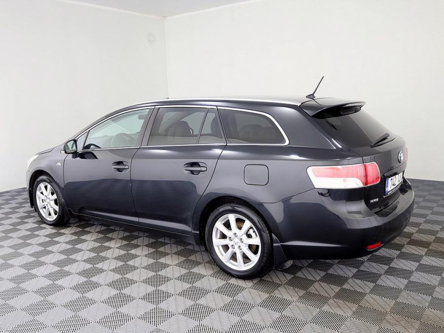 Black Toyota Avensis 2009 in Tallinn, with an engine capacity of 2.20 L and mileage of 366 thousand km for 2699 €, photo 12 on AUTOMOTO.COM.LV
