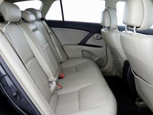 Black Toyota Avensis 2009 in Tallinn, with an engine capacity of 2.20 L and mileage of 366 thousand km for 2699 €, photo 15 on AUTOMOTO.COM.LV