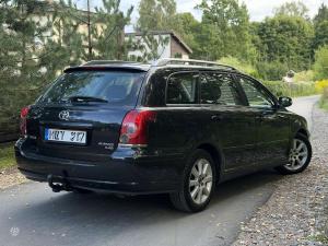 Black Toyota Avensis 2009 in Vilnius, with an engine capacity of 2.00 L and mileage of 291 thousand km for 2000 €, photo 5 on AUTOMOTO.COM.LV