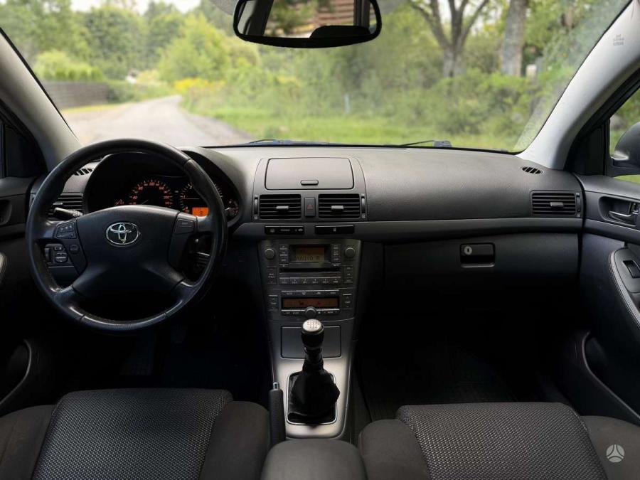 Black Toyota Avensis 2009 in Vilnius, with an engine capacity of 2.00 L and mileage of 291 thousand km for 2000 €, photo 10 on AUTOMOTO.COM.LV