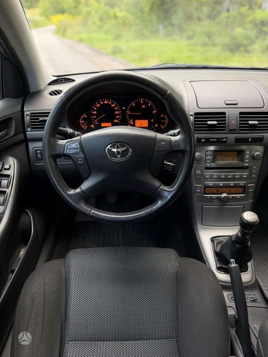 Black Toyota Avensis 2009 in Vilnius, with an engine capacity of 2.00 L and mileage of 291 thousand km for 2000 €, photo 13 on AUTOMOTO.COM.LV