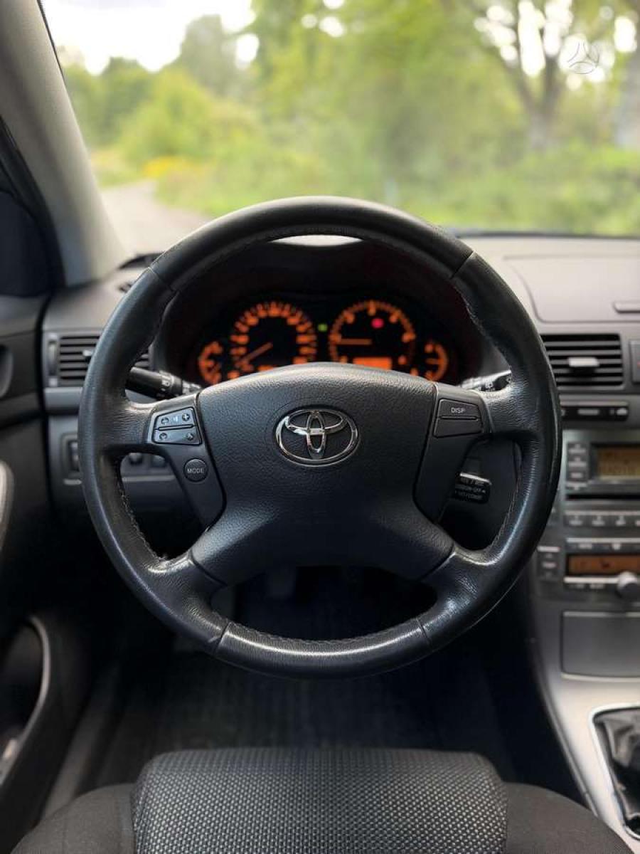 Black Toyota Avensis 2009 in Vilnius, with an engine capacity of 2.00 L and mileage of 291 thousand km for 2000 €, photo 14 on AUTOMOTO.COM.LV