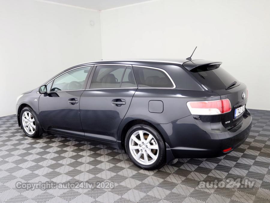 Черный Тойота Авенсис 2009 в Таллин, объемом двигателя 2.20 л и пробегом 366 тыс. км за 2699 €, фото 5 на AUTOMOTO.COM.LV