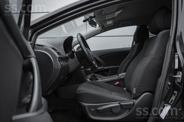 Melns Toyota Avensis 2009 Rīga, ar dzinēja tilpumu 2.00 L un nobraukumu 350 tūkst. km par 2950 €, foto 8 vietnē AUTOMOTO.COM.LV