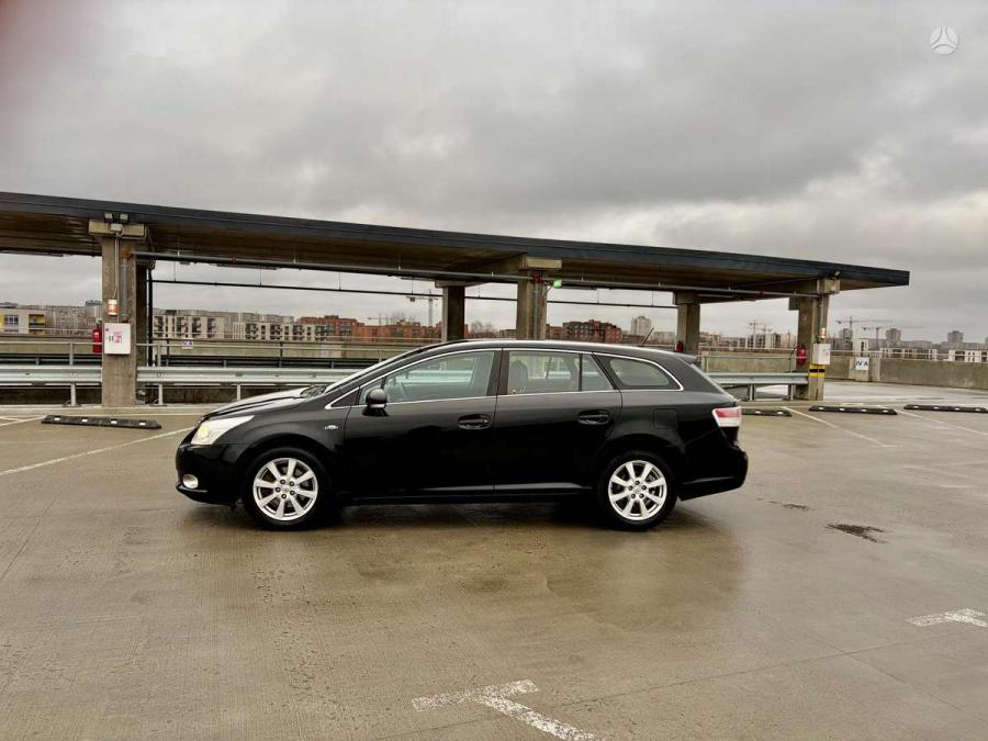 Melns Toyota Avensis 2010 Viļņa, ar dzinēja tilpumu 2.20 L un nobraukumu 250 tūkst. km par 2900 €, foto 4 vietnē AUTOMOTO.COM.LV