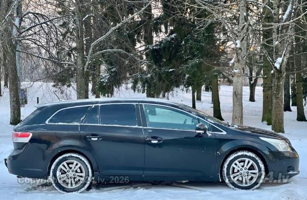 Melns Toyota Avensis 2010 Tallina, ar dzinēja tilpumu 2.00 L un nobraukumu 360 tūkst. km par 2690 €, foto 4 vietnē AUTOMOTO.COM.LV