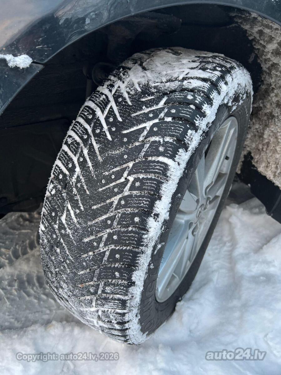 Black Toyota Avensis 2010 in Tallinn, with an engine capacity of 2.00 L and mileage of 360 thousand km for 2690 €, photo 11 on AUTOMOTO.COM.LV