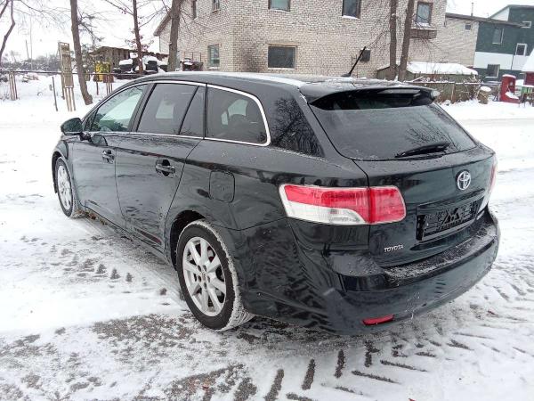 Black Toyota Avensis 2010 in Alytus, with an engine capacity of 2.00 L and mileage of 247 thousand km for 4400 €, photo 8 on AUTOMOTO.COM.LV