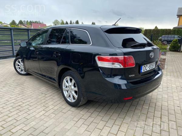 Black Toyota Avensis 2010 in Jekabpils, with an engine capacity of 2.00 L and mileage of 274 thousand km for 5800 €, photo 3 on AUTOMOTO.COM.LV