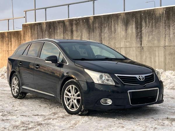 Melns Toyota Avensis 2010 Viļņa, ar dzinēja tilpumu 2.00 L un nobraukumu 301 tūkst. km par 3000 €, foto 1 vietnē AUTOMOTO.COM.LV