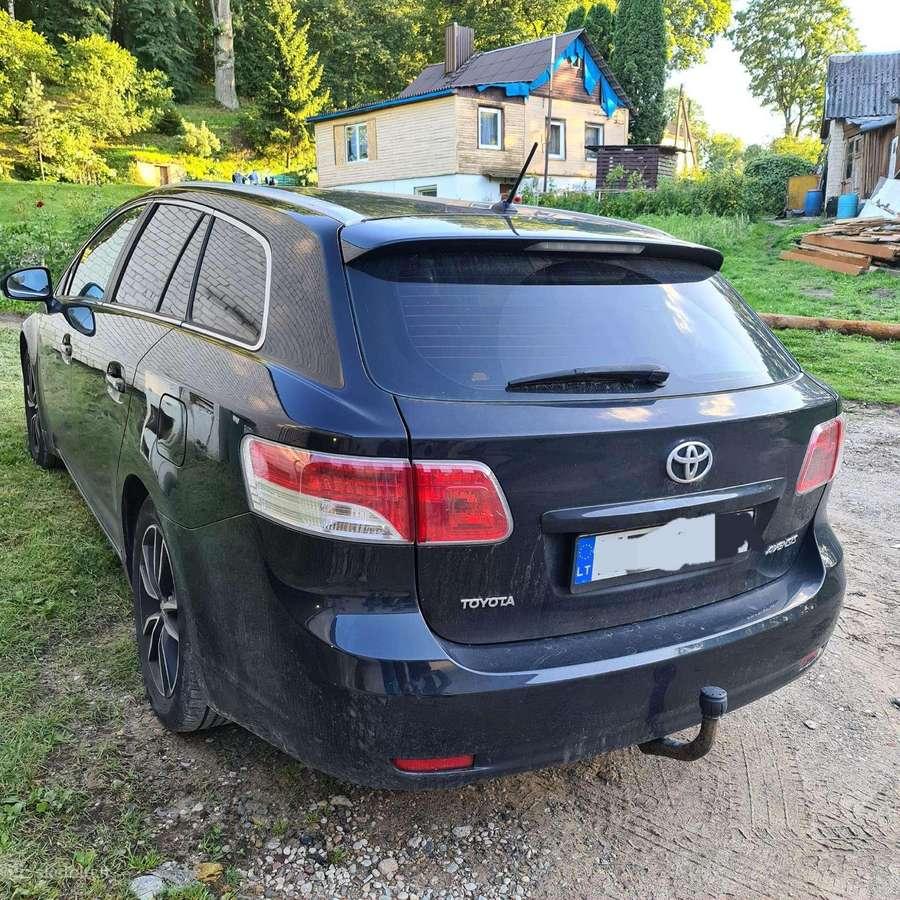 Black Toyota Avensis 2010 in Vilnius, with an engine capacity of 1.90 L and mileage of 385 thousand km for 2490 €, photo 4 on AUTOMOTO.COM.LV