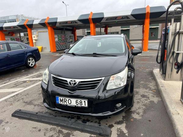 Melns Toyota Avensis 2010 Kauņa, ar dzinēja tilpumu 2.23 L un nobraukumu 300 tūkst. km par 3200 €, foto 1 vietnē AUTOMOTO.COM.LV