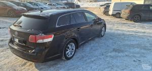 Black Toyota Avensis 2010 in Vilnius, with an engine capacity of 2.00 L and mileage of 304 thousand km for 3800 €, photo 4 on AUTOMOTO.COM.LV