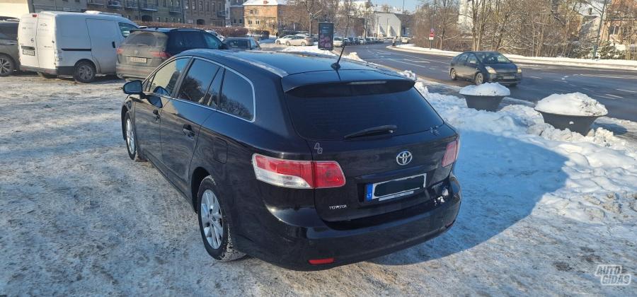 Black Toyota Avensis 2010 in Vilnius, with an engine capacity of 2.00 L and mileage of 304 thousand km for 3800 €, photo 5 on AUTOMOTO.COM.LV